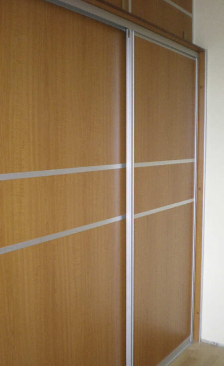 Baldai biurui-priimamojo baldai-spintos-lentynos-stalai-vadovo kabinetas