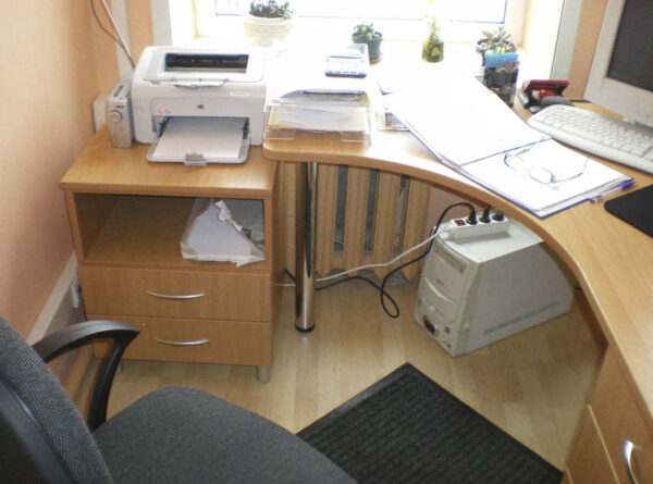 Baldai biurui-priimamojo baldai-spintos-lentynos-stalai-vadovo kabinetas